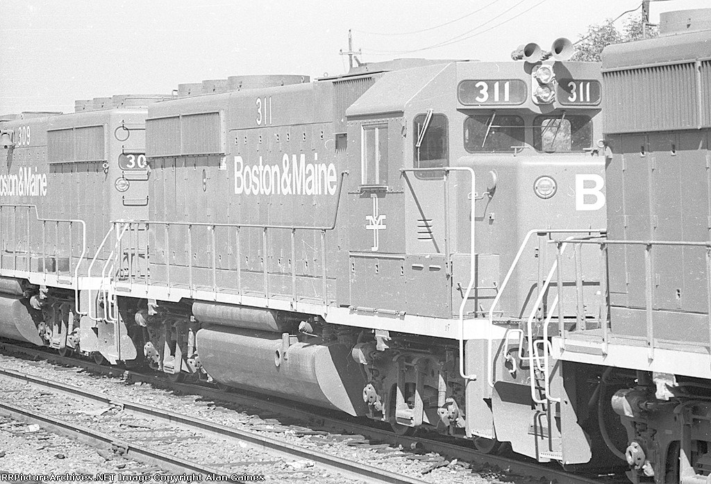 B&M GP-40-2 311